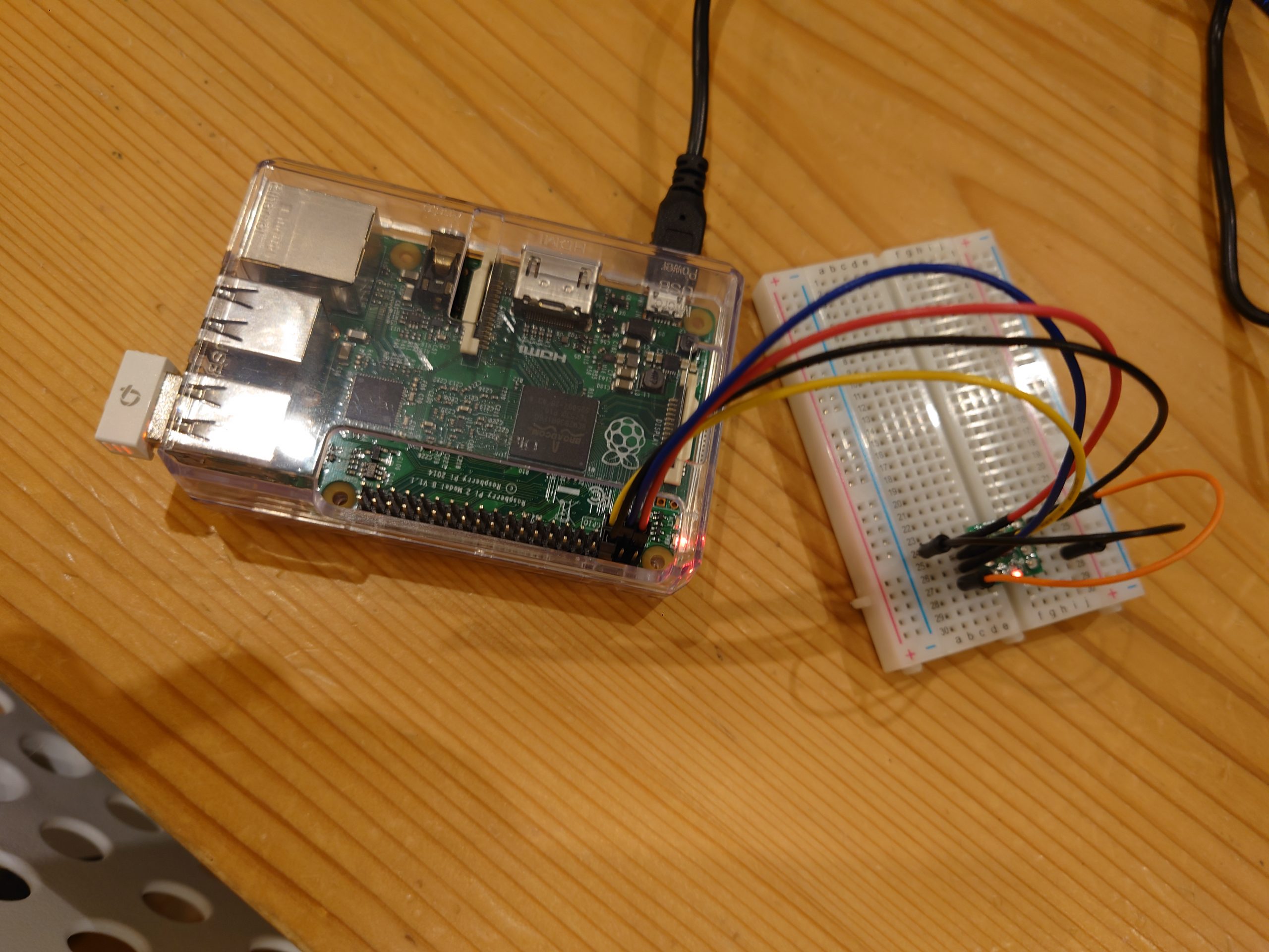 Raspberry Pi と 超小型気圧センサー LPS25HB を使った気圧ロガー